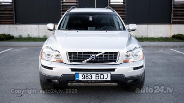 Grey Volvo XC90 2006 in Tallinn, with an engine capacity of 2.40 L and mileage of 298 thousand km for 4990 €, photo 2 on AUTOMOTO.COM.LV
