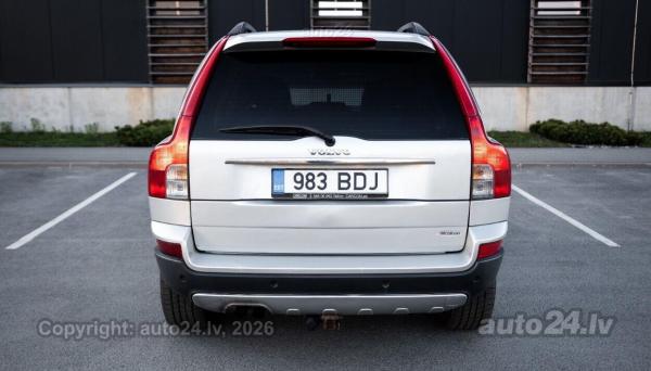 Grey Volvo XC90 2006 in Tallinn, with an engine capacity of 2.40 L and mileage of 298 thousand km for 4990 €, photo 5 on AUTOMOTO.COM.LV