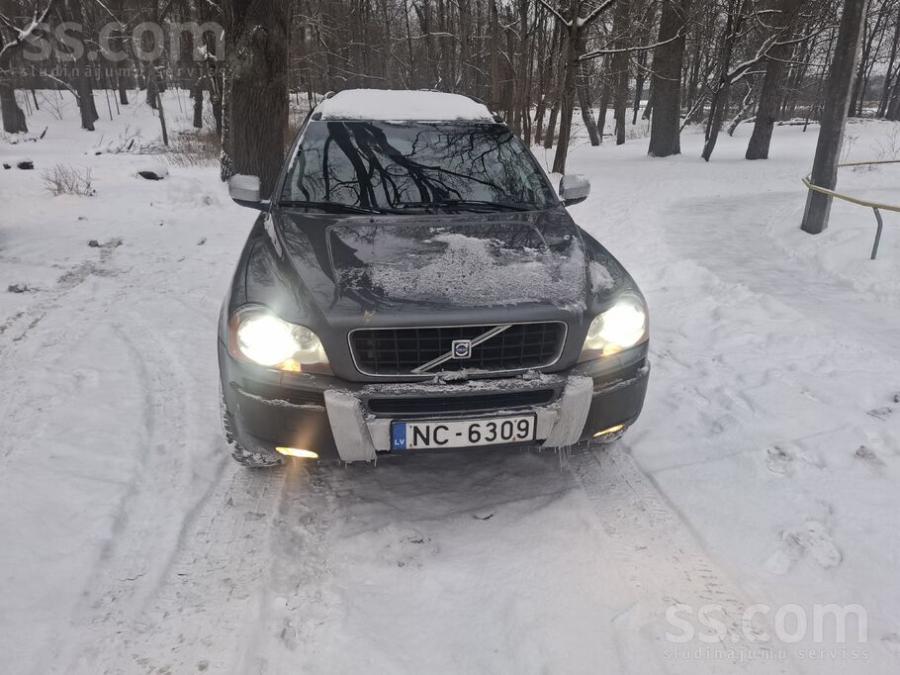 Pelēks Volvo XC90 2006 Rīga, ar dzinēja tilpumu 2.40 L un nobraukumu 360 tūkst. km par 6400 €, foto 1 vietnē AUTOMOTO.COM.LV