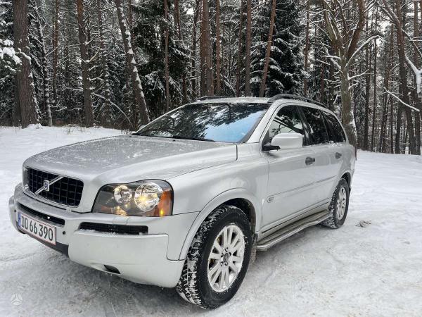 Pelēks Volvo XC90 2006 Viļņa, ar dzinēja tilpumu 2.40 L un nobraukumu 400 tūkst. km par 3999 €, foto 1 vietnē AUTOMOTO.COM.LV