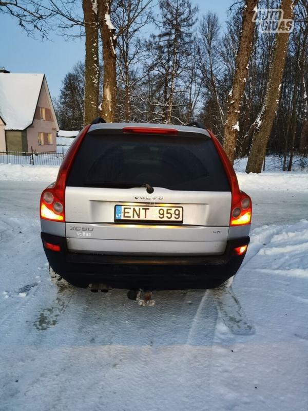 Grey Volvo XC90 2006 in Vilnius, with an engine capacity of 2.50 L and mileage of 246 thousand km for 2050 €, photo 10 on AUTOMOTO.COM.LV