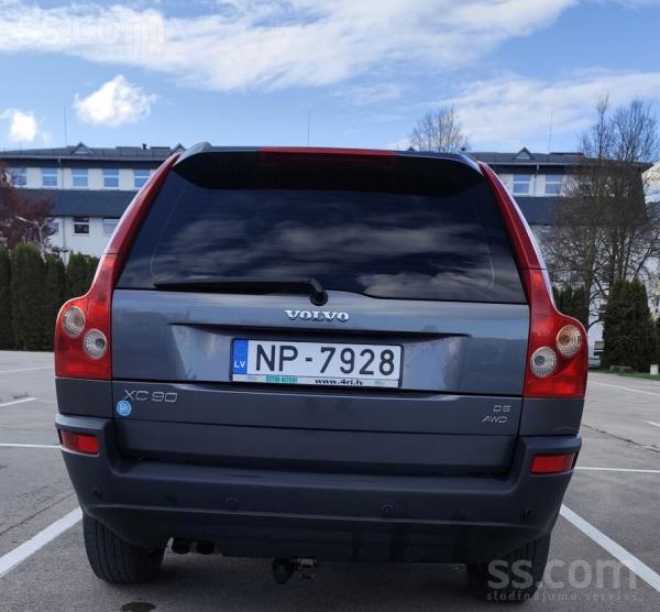 Pelēks Volvo XC90 2006 Dobele, ar dzinēja tilpumu 2.40 L un nobraukumu 289 tūkst. km par 4990 €, foto 5 vietnē AUTOMOTO.COM.LV