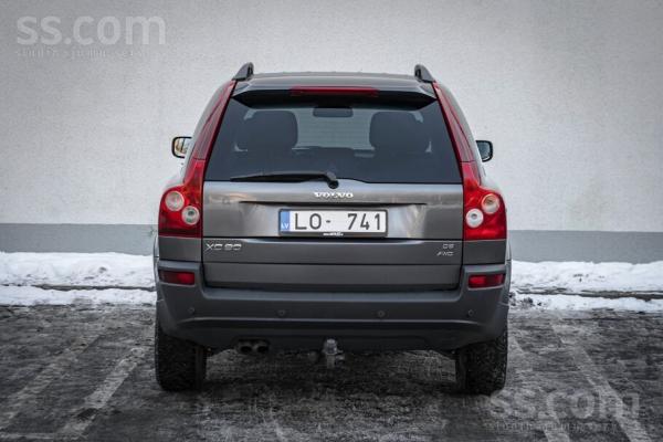Grey Volvo XC90 2006 in Riga, with an engine capacity of 2.40 L and mileage of 0 thousand km for 3990 €, photo 5 on AUTOMOTO.COM.LV