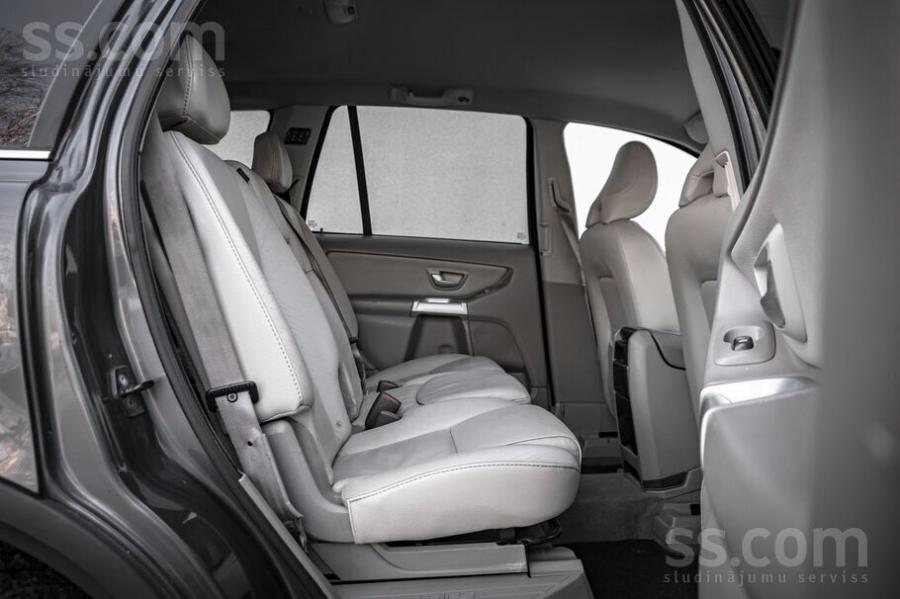 Pelēks Volvo XC90 2006 Rīga, ar dzinēja tilpumu 2.40 L un nobraukumu 0 tūkst. km par 3990 €, foto 13 vietnē AUTOMOTO.COM.LV