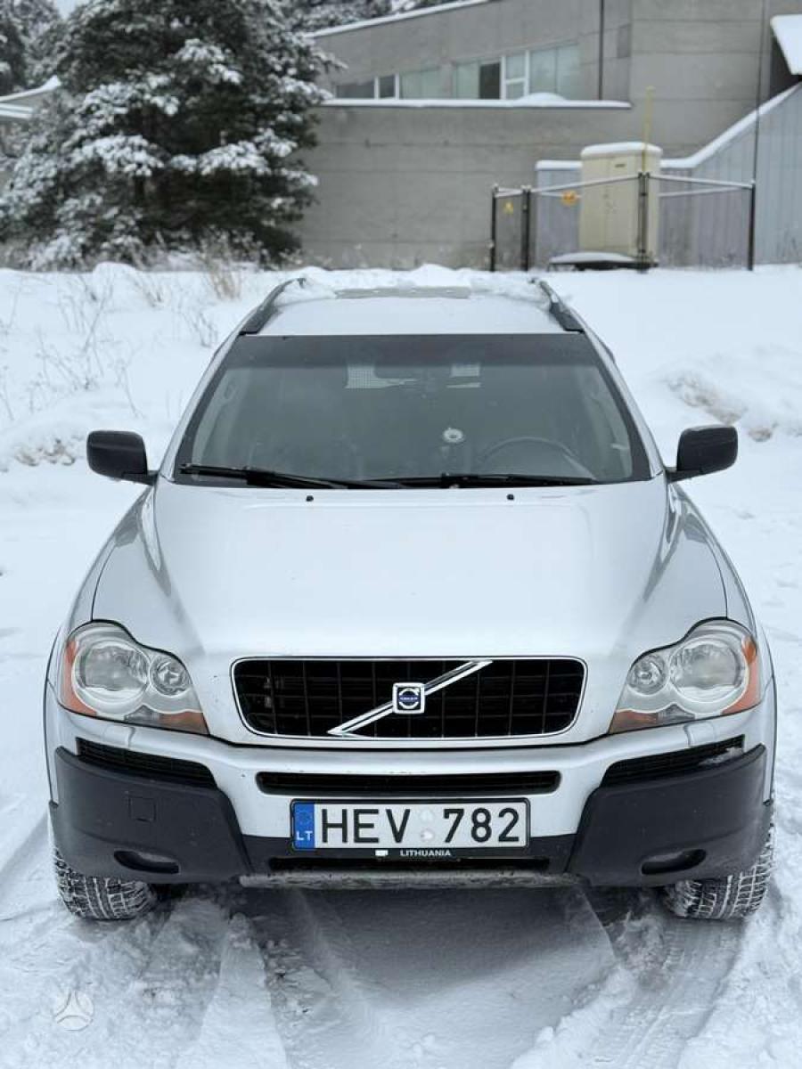 Grey Volvo XC90 2006 in Vilnius, with an engine capacity of 2.40 L and mileage of 295 thousand km for 3900 €, photo 6 on AUTOMOTO.COM.LV