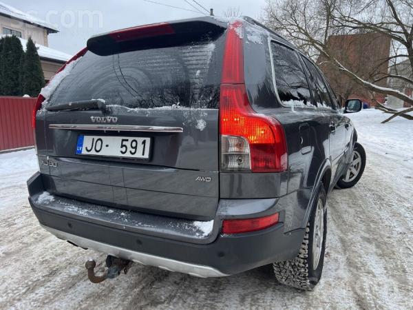 Grey Volvo XC90 2006 in Riga, with an engine capacity of 2.40 L and mileage of 366 thousand km for 3890 €, photo 8 on AUTOMOTO.COM.LV