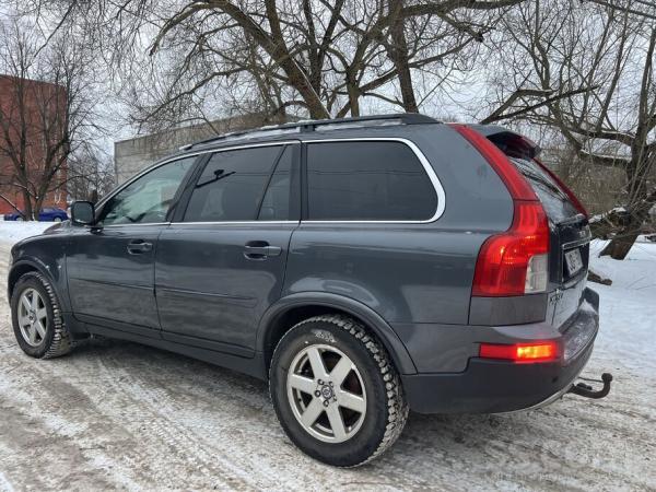 Grey Volvo XC90 2006 in Riga, with an engine capacity of 2.40 L and mileage of 366 thousand km for 3890 €, photo 9 on AUTOMOTO.COM.LV