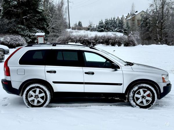Pelēks Volvo XC90 2006 Viļņa, ar dzinēja tilpumu 2.40 L un nobraukumu 297 tūkst. km par 3800 €, foto 3 vietnē AUTOMOTO.COM.LV