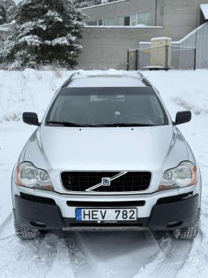 Grey Volvo XC90 2006 in Vilnius, with an engine capacity of 2.40 L and mileage of 298 thousand km for 3900 €, photo 5 on AUTOMOTO.COM.LV