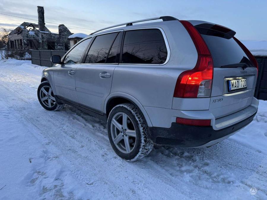 Pelēks Volvo XC90 2006 Viļņa, ar dzinēja tilpumu 2.40 L un nobraukumu 316 tūkst. km par 7450 €, foto 4 vietnē AUTOMOTO.COM.LV