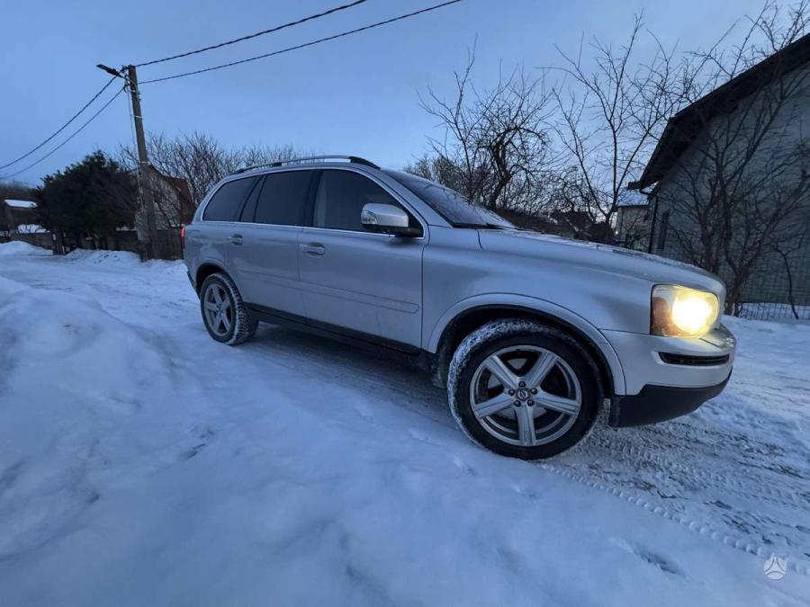 Pelēks Volvo XC90 2006 Viļņa, ar dzinēja tilpumu 2.40 L un nobraukumu 316 tūkst. km par 7450 €, foto 6 vietnē AUTOMOTO.COM.LV