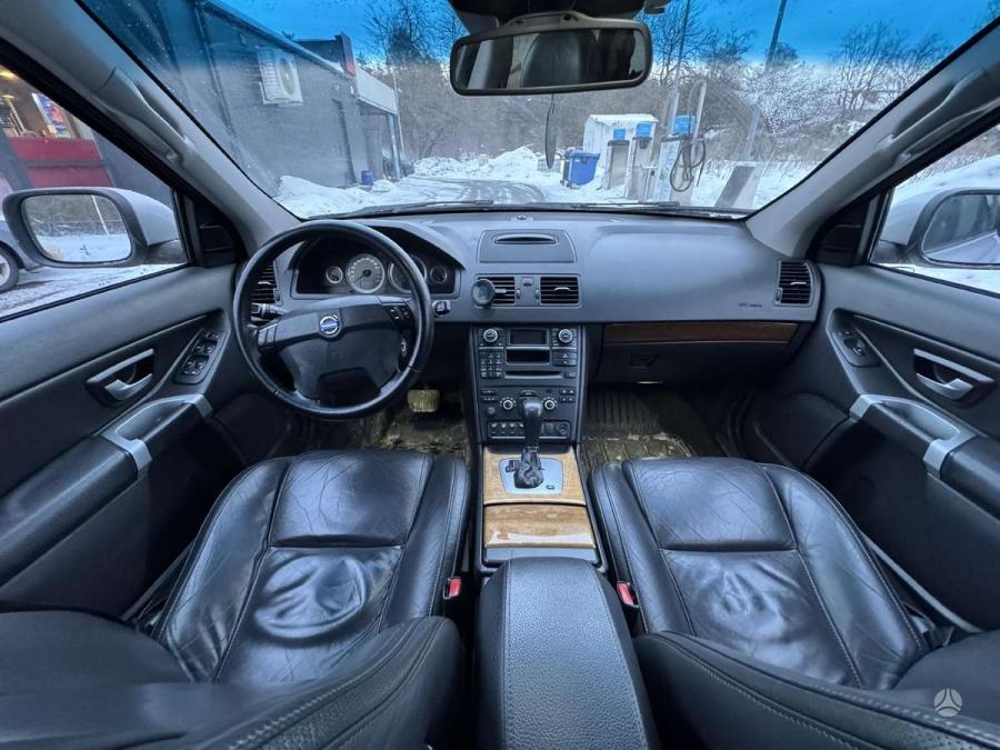 Pelēks Volvo XC90 2006 Viļņa, ar dzinēja tilpumu 2.40 L un nobraukumu 316 tūkst. km par 7450 €, foto 17 vietnē AUTOMOTO.COM.LV