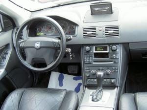 Grey Volvo XC90 2006 in Vilnius, with an engine capacity of 2.40 L and mileage of 255 thousand km for 5199 €, photo 12 on AUTOMOTO.COM.LV