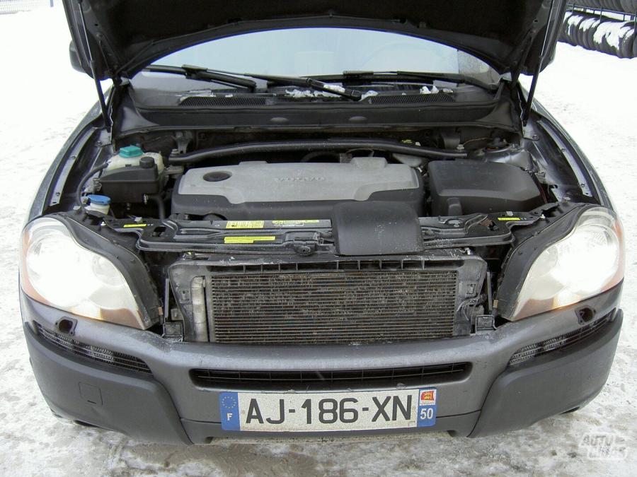Grey Volvo XC90 2006 in Vilnius, with an engine capacity of 2.40 L and mileage of 255 thousand km for 5199 €, photo 25 on AUTOMOTO.COM.LV