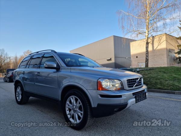 Grey Volvo XC90 2006 in Tartu, with an engine capacity of 2.40 L and mileage of 240 thousand km for 6790 €, photo 5 on AUTOMOTO.COM.LV