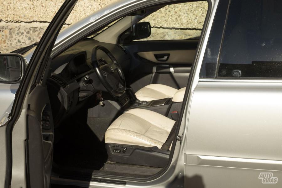 Pelēks Volvo XC90 2006 Kauņa, ar dzinēja tilpumu 2.40 L un nobraukumu 406 tūkst. km par 3000 €, foto 7 vietnē AUTOMOTO.COM.LV