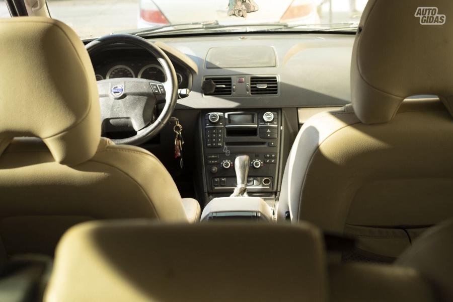 Pelēks Volvo XC90 2006 Kauņa, ar dzinēja tilpumu 2.40 L un nobraukumu 406 tūkst. km par 3000 €, foto 8 vietnē AUTOMOTO.COM.LV