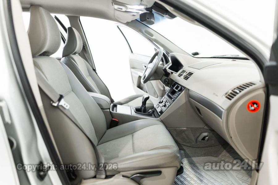Grey Volvo XC90 2006 in Tallinn, with an engine capacity of 2.40 L and mileage of 350 thousand km for 5500 €, photo 16 on AUTOMOTO.COM.LV