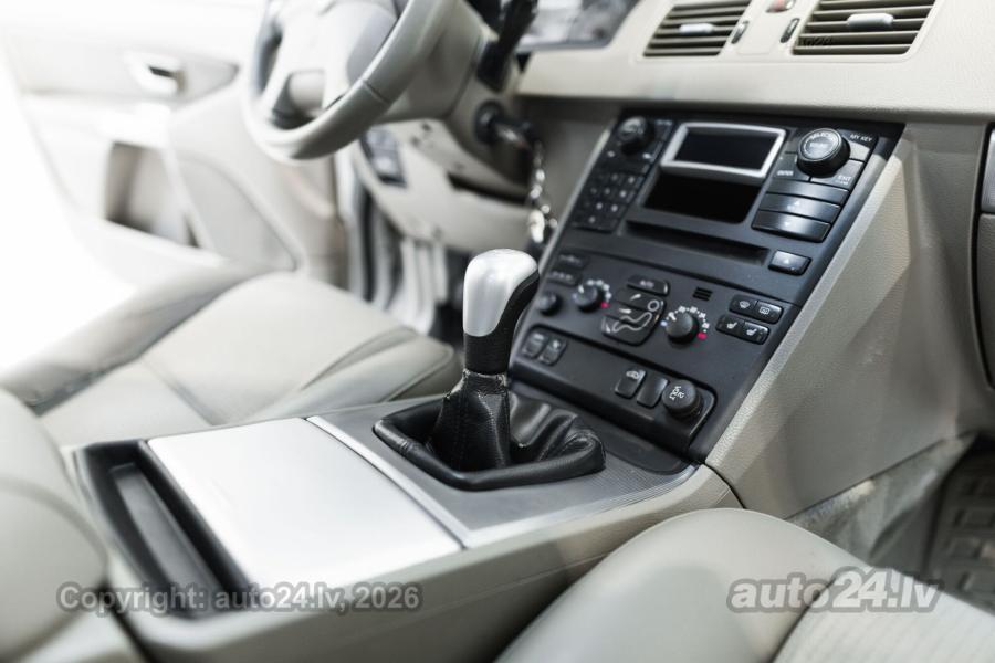 Grey Volvo XC90 2006 in Tallinn, with an engine capacity of 2.40 L and mileage of 350 thousand km for 5500 €, photo 23 on AUTOMOTO.COM.LV