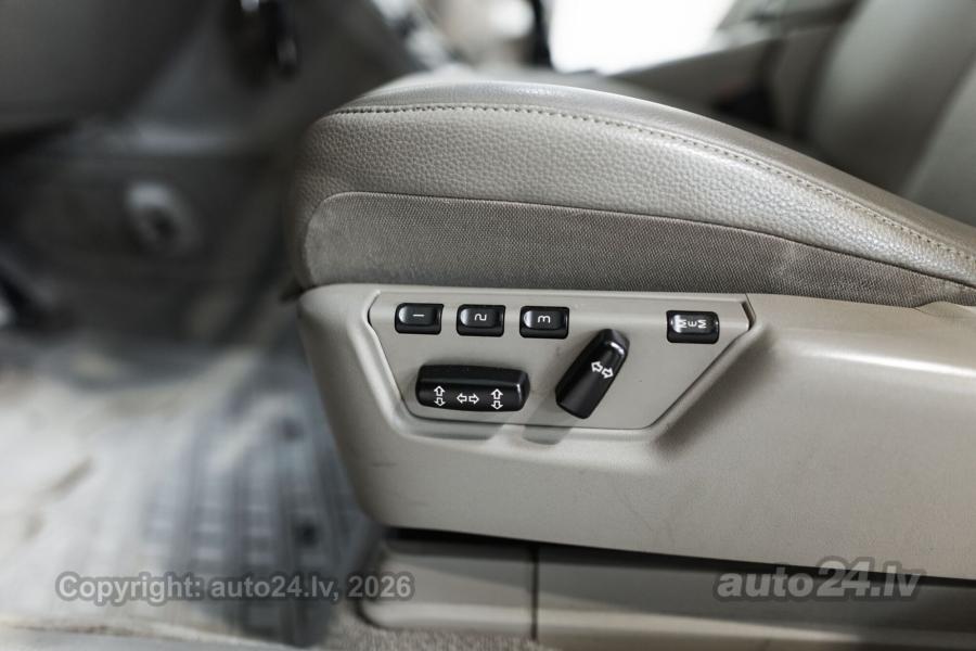 Grey Volvo XC90 2006 in Tallinn, with an engine capacity of 2.40 L and mileage of 350 thousand km for 5500 €, photo 24 on AUTOMOTO.COM.LV