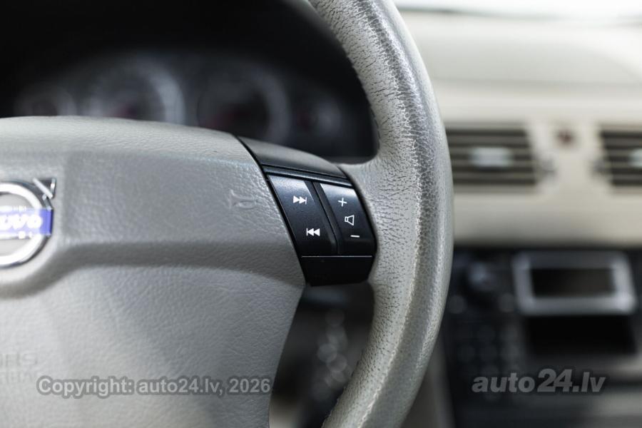 Grey Volvo XC90 2006 in Tallinn, with an engine capacity of 2.40 L and mileage of 350 thousand km for 5500 €, photo 25 on AUTOMOTO.COM.LV