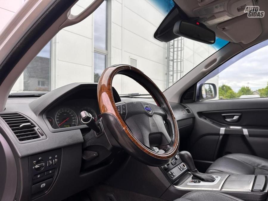 Pelēks Volvo XC90 2006 Viļņa, ar dzinēja tilpumu 2.40 L un nobraukumu 267 tūkst. km par 4550 €, foto 17 vietnē AUTOMOTO.COM.LV