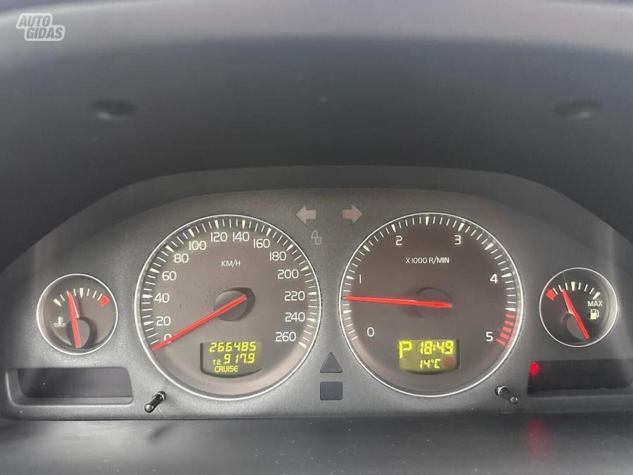 Pelēks Volvo XC90 2006 Viļņa, ar dzinēja tilpumu 2.40 L un nobraukumu 267 tūkst. km par 4550 €, foto 20 vietnē AUTOMOTO.COM.LV