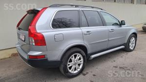 Pelēks Volvo XC90 2006 Ogre, ar dzinēja tilpumu 2.40 L un nobraukumu 301 tūkst. km par 5750 €, foto 3 vietnē AUTOMOTO.COM.LV