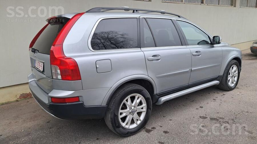 Pelēks Volvo XC90 2006 Ogre, ar dzinēja tilpumu 2.40 L un nobraukumu 301 tūkst. km par 5750 €, foto 3 vietnē AUTOMOTO.COM.LV
