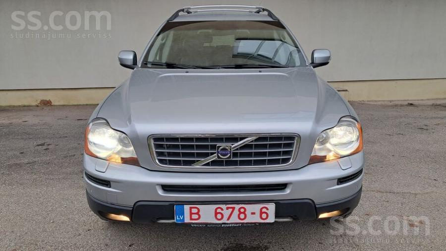 Pelēks Volvo XC90 2006 Ogre, ar dzinēja tilpumu 2.40 L un nobraukumu 301 tūkst. km par 5750 €, foto 4 vietnē AUTOMOTO.COM.LV