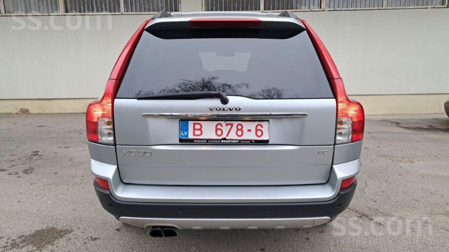 Pelēks Volvo XC90 2006 Ogre, ar dzinēja tilpumu 2.40 L un nobraukumu 301 tūkst. km par 5750 €, foto 8 vietnē AUTOMOTO.COM.LV