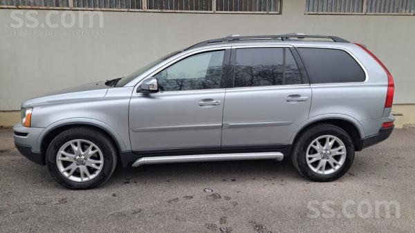 Grey Volvo XC90 2006 in Ogre, with an engine capacity of 2.40 L and mileage of 301 thousand km for 5750 €, photo 8 on AUTOMOTO.COM.LV
