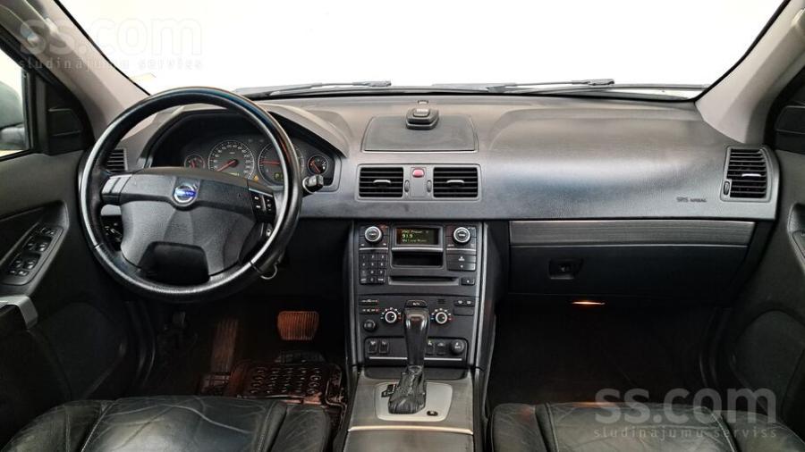 Pelēks Volvo XC90 2006 Ogre, ar dzinēja tilpumu 2.40 L un nobraukumu 301 tūkst. km par 5750 €, foto 12 vietnē AUTOMOTO.COM.LV
