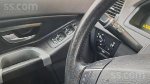 Pelēks Volvo XC90 2006 Ogre, ar dzinēja tilpumu 2.40 L un nobraukumu 301 tūkst. km par 5750 €, foto 14 vietnē AUTOMOTO.COM.LV