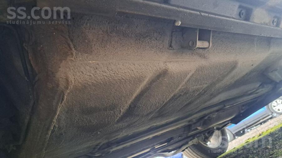 Pelēks Volvo XC90 2006 Ogre, ar dzinēja tilpumu 2.40 L un nobraukumu 301 tūkst. km par 5750 €, foto 30 vietnē AUTOMOTO.COM.LV