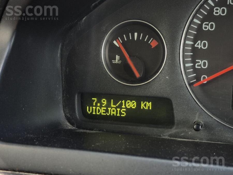 Pelēks Volvo XC90 2006 Rīga, ar dzinēja tilpumu 2.40 L un nobraukumu 0 tūkst. km par 2690 €, foto 14 vietnē AUTOMOTO.COM.LV