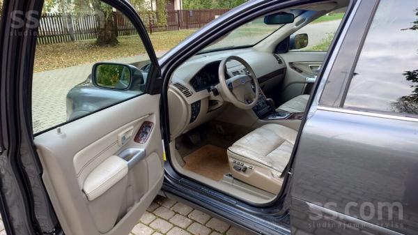 Pelēks Volvo XC90 2006 Rīga, ar dzinēja tilpumu 2.40 L un nobraukumu 384 tūkst. km par 4600 €, foto 6 vietnē AUTOMOTO.COM.LV