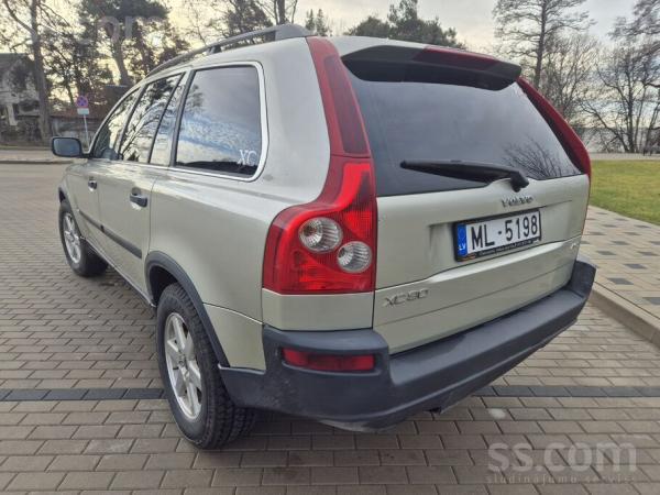 Grey Volvo XC90 2006 in Riga, with an engine capacity of 2.40 L and mileage of 316 thousand km for 2900 €, photo 2 on AUTOMOTO.COM.LV