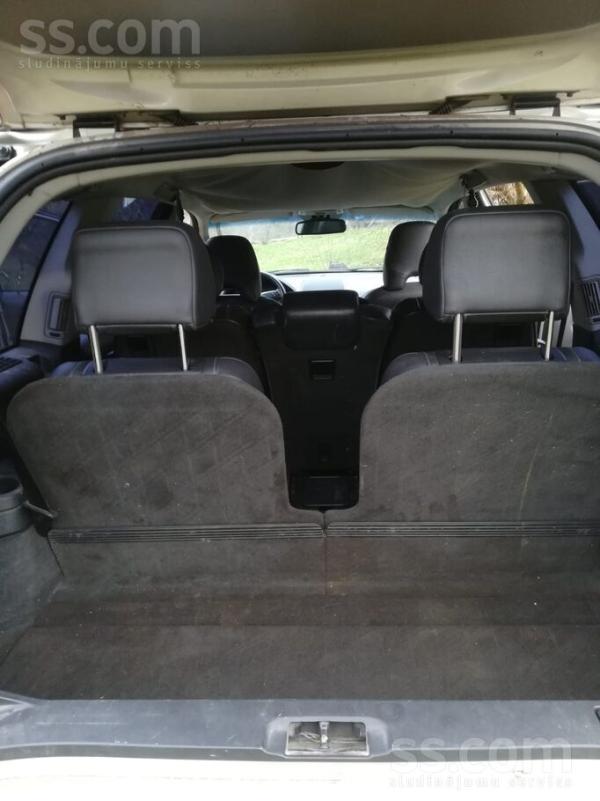 Grey Volvo XC90 2006 in Riga, with an engine capacity of 2.40 L and mileage of 316 thousand km for 2900 €, photo 5 on AUTOMOTO.COM.LV