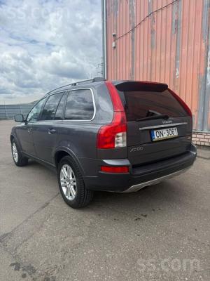 Grey Volvo XC90 2006 in Riga, with an engine capacity of 2.40 L and mileage of 0 thousand km for 4900 €, photo 5 on AUTOMOTO.COM.LV
