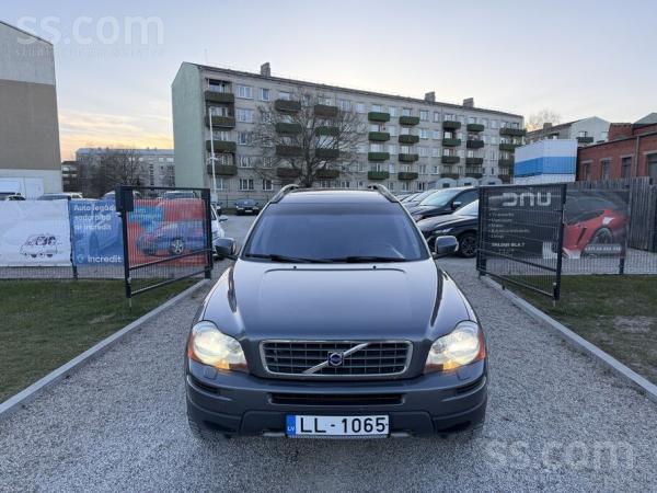 Grey Volvo XC90 2006 in Ventspils, with an engine capacity of 2.40 L and mileage of 362 thousand km for 3990 €, photo 2 on AUTOMOTO.COM.LV