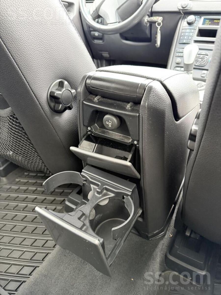 Pelēks Volvo XC90 2006 Ventspils, ar dzinēja tilpumu 2.40 L un nobraukumu 275 tūkst. km par 3990 €, foto 17 vietnē AUTOMOTO.COM.LV