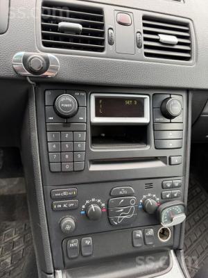 Pelēks Volvo XC90 2006 Ventspils, ar dzinēja tilpumu 2.40 L un nobraukumu 275 tūkst. km par 3990 €, foto 19 vietnē AUTOMOTO.COM.LV