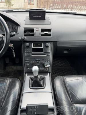 Pelēks Volvo XC90 2006 Ventspils, ar dzinēja tilpumu 2.40 L un nobraukumu 275 tūkst. km par 3990 €, foto 20 vietnē AUTOMOTO.COM.LV