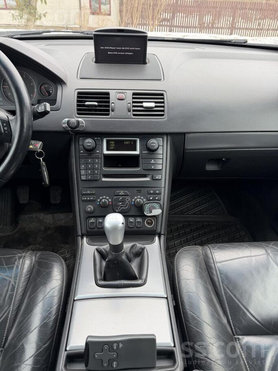 Pelēks Volvo XC90 2006 Ventspils, ar dzinēja tilpumu 2.40 L un nobraukumu 275 tūkst. km par 3990 €, foto 20 vietnē AUTOMOTO.COM.LV