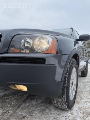 Pelēks Volvo XC90 2006 Ventspils, ar dzinēja tilpumu 2.40 L un nobraukumu 275 tūkst. km par 3990 €, foto 26 vietnē AUTOMOTO.COM.LV