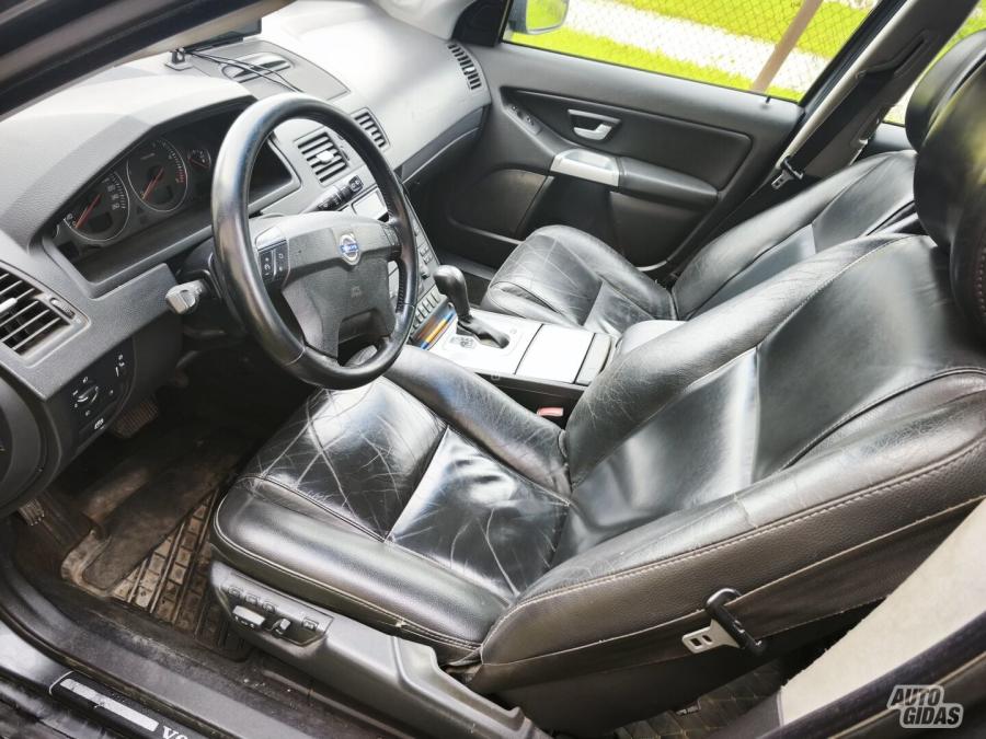 Pelēks Volvo XC90 2006 Viļņa, ar dzinēja tilpumu 2.40 L un nobraukumu 324 tūkst. km par 1600 €, foto 6 vietnē AUTOMOTO.COM.LV