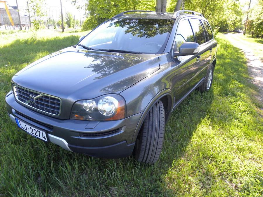 Grey Volvo XC90 2006 in Riga, with an engine capacity of 2.40 L and mileage of 338 thousand km for 5000 €, photo 1 on AUTOMOTO.COM.LV