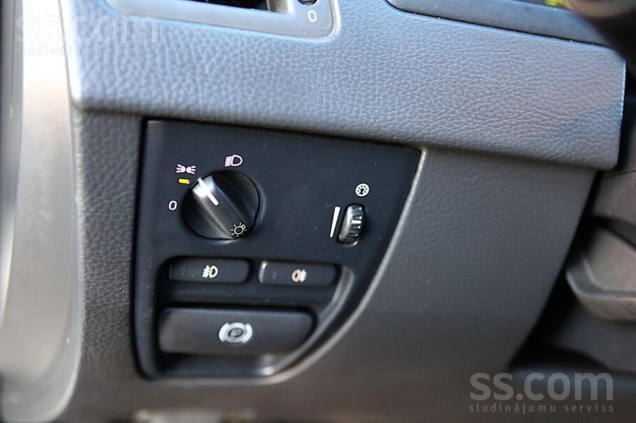 Pelēks Volvo XC90 2006 Tukums, ar dzinēja tilpumu 2.40 L un nobraukumu 342 tūkst. km par 4490 €, foto 19 vietnē AUTOMOTO.COM.LV