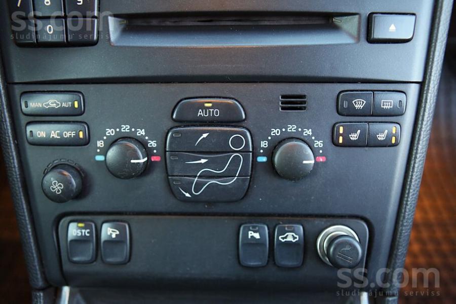 Pelēks Volvo XC90 2006 Tukums, ar dzinēja tilpumu 2.40 L un nobraukumu 342 tūkst. km par 4490 €, foto 22 vietnē AUTOMOTO.COM.LV